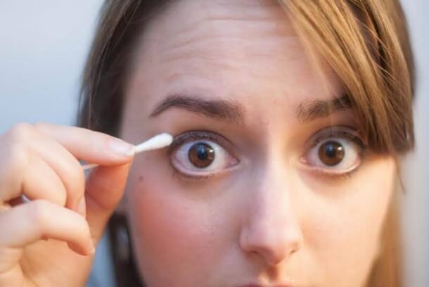 DIY Eye Makeup Remover - Scratch Mommy